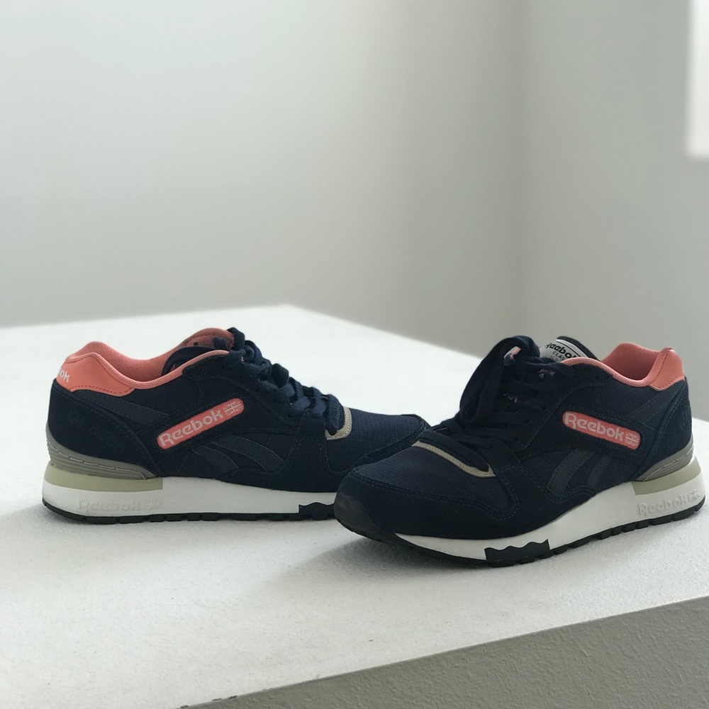 Reebok Classic *Rare Color* - Gem